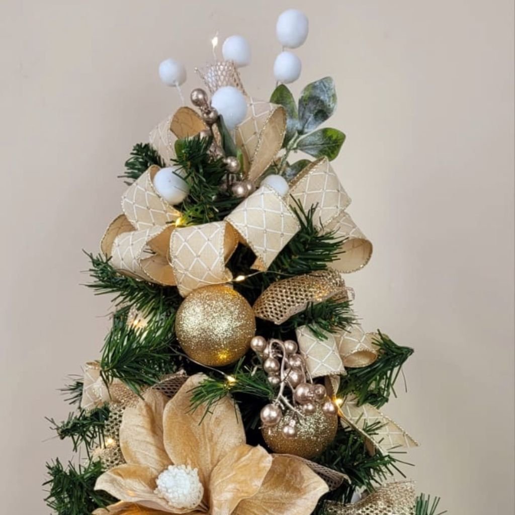 Pinheiro Decorado Dourado e Branco 60cm - Cris Pamplona Ateliê